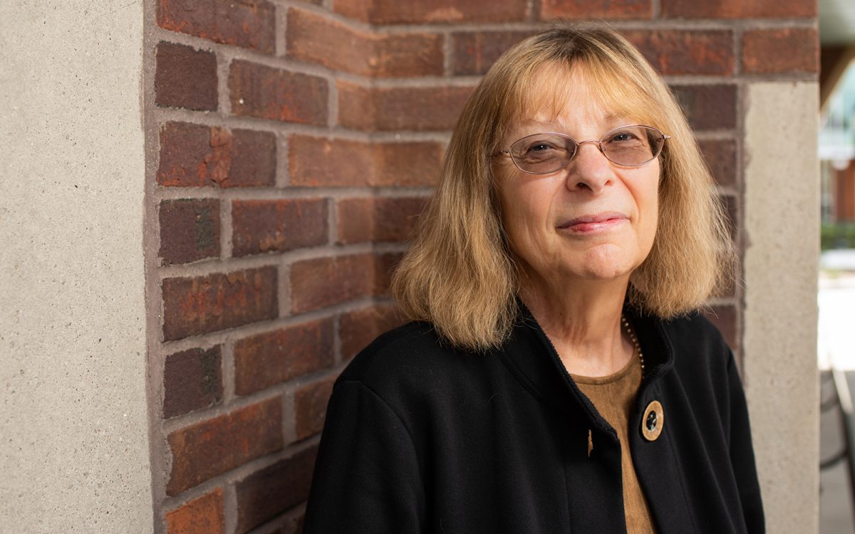 Professor Dunbar Earns National Award, Pays it Forward | School of Business